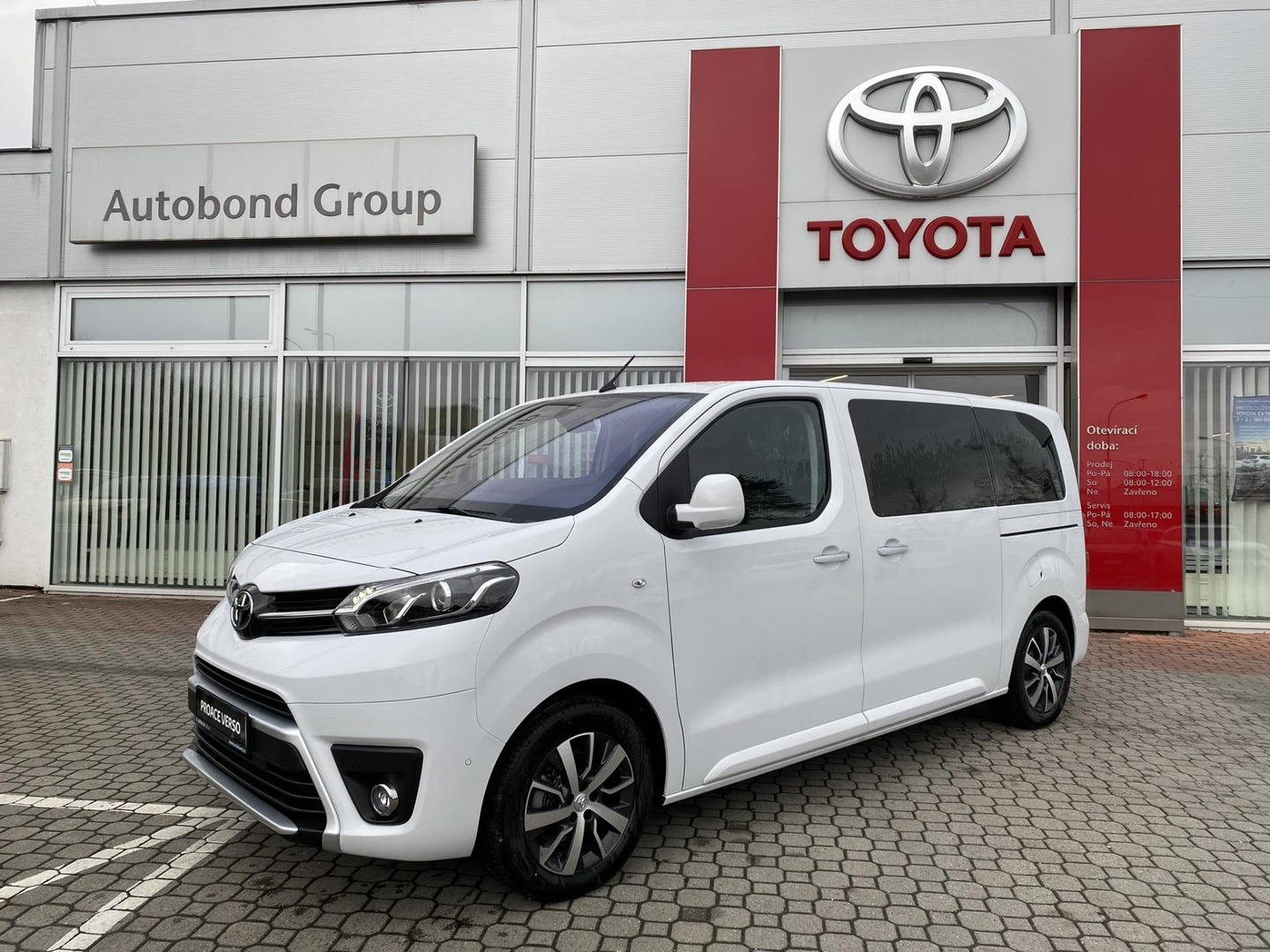 Zobrazit nabídky vozů - Proace-verso již od 824 320 Kč | Toyota ...