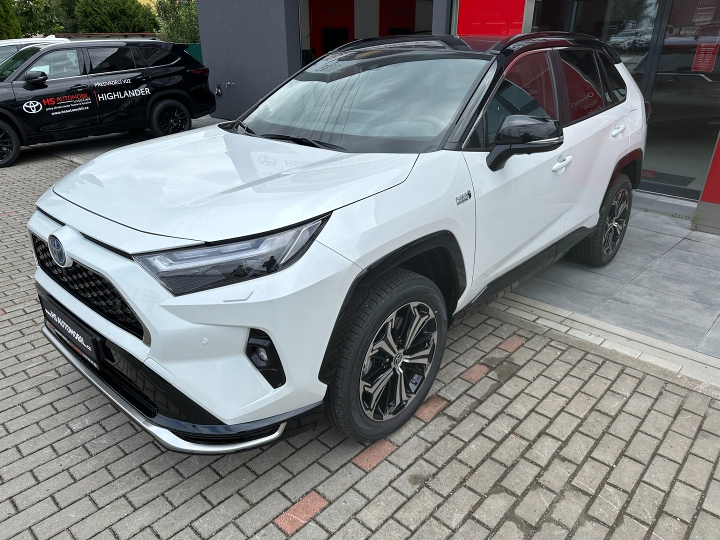 Nabídka vozu Toyota RAV4 2.5 Plug-in hybrid 2025 1 249 000 Kč s DPH T ...