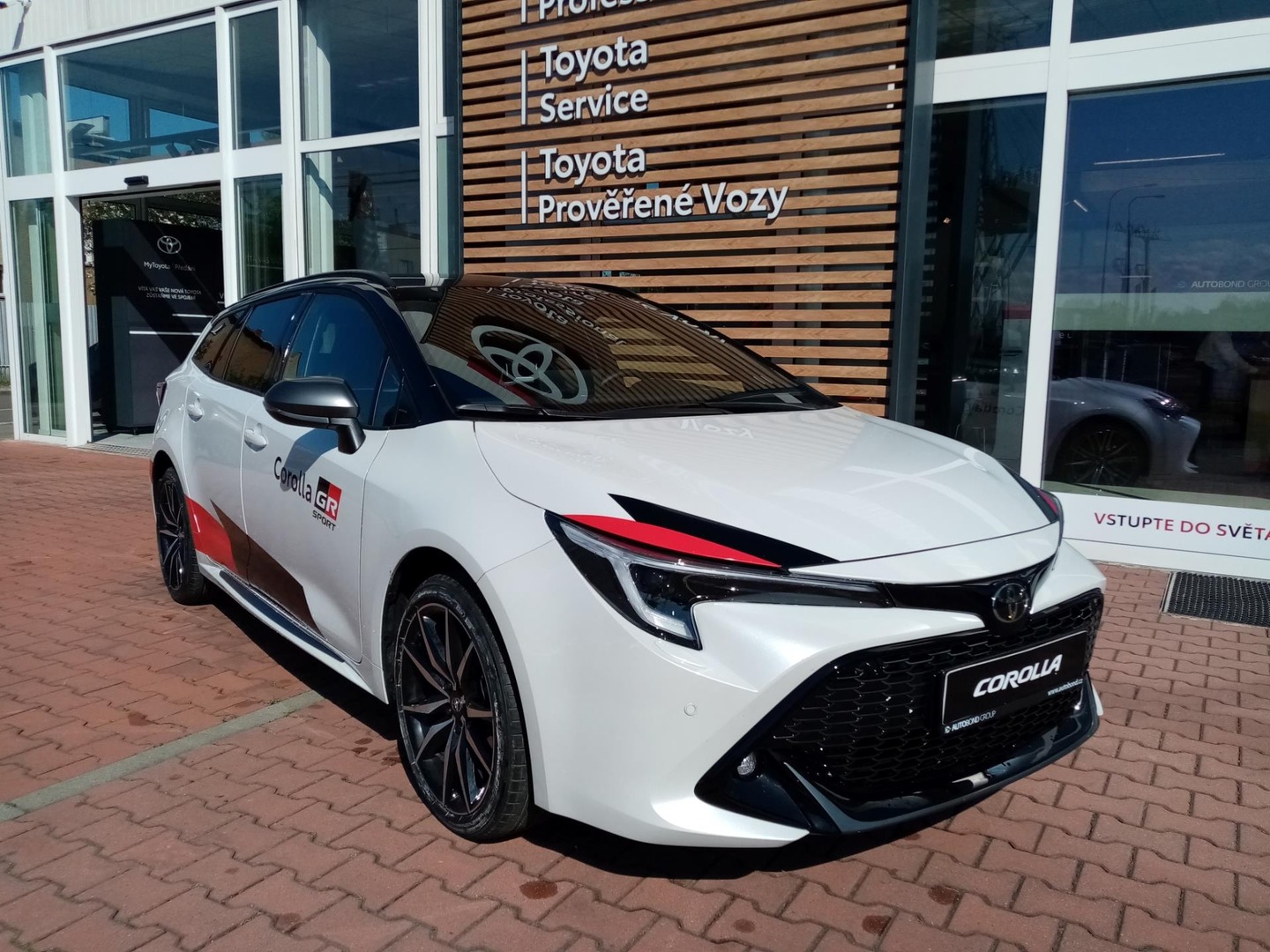 Nabídka vozu Toyota Corolla 1.8 Benzín 2024 799 000 Kč s DPH AUTOBOND ...