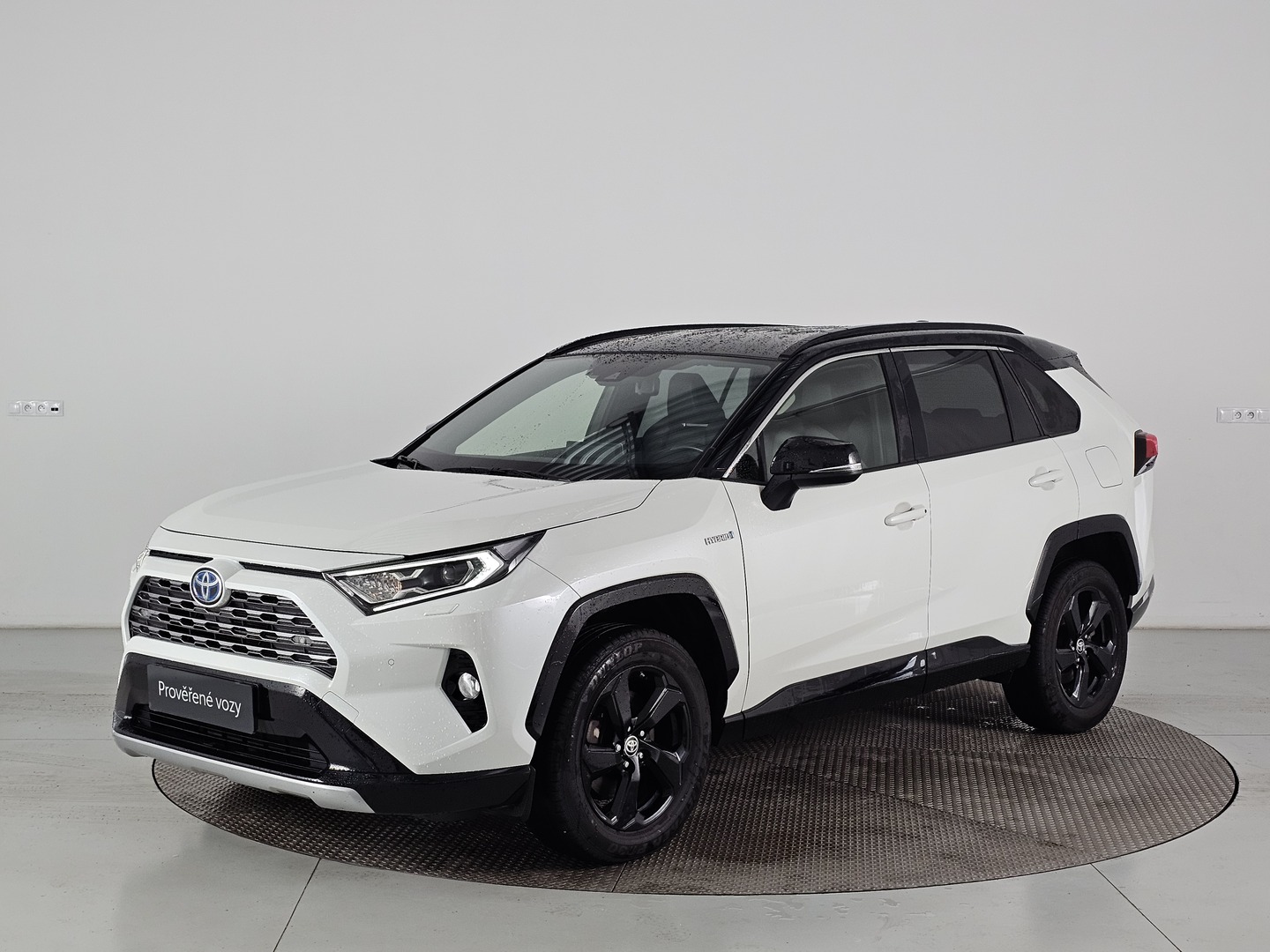 Nabídka vozu Toyota RAV4 2.5 Hybrid 2020 769 900 Kč Toyota Trutnov ...