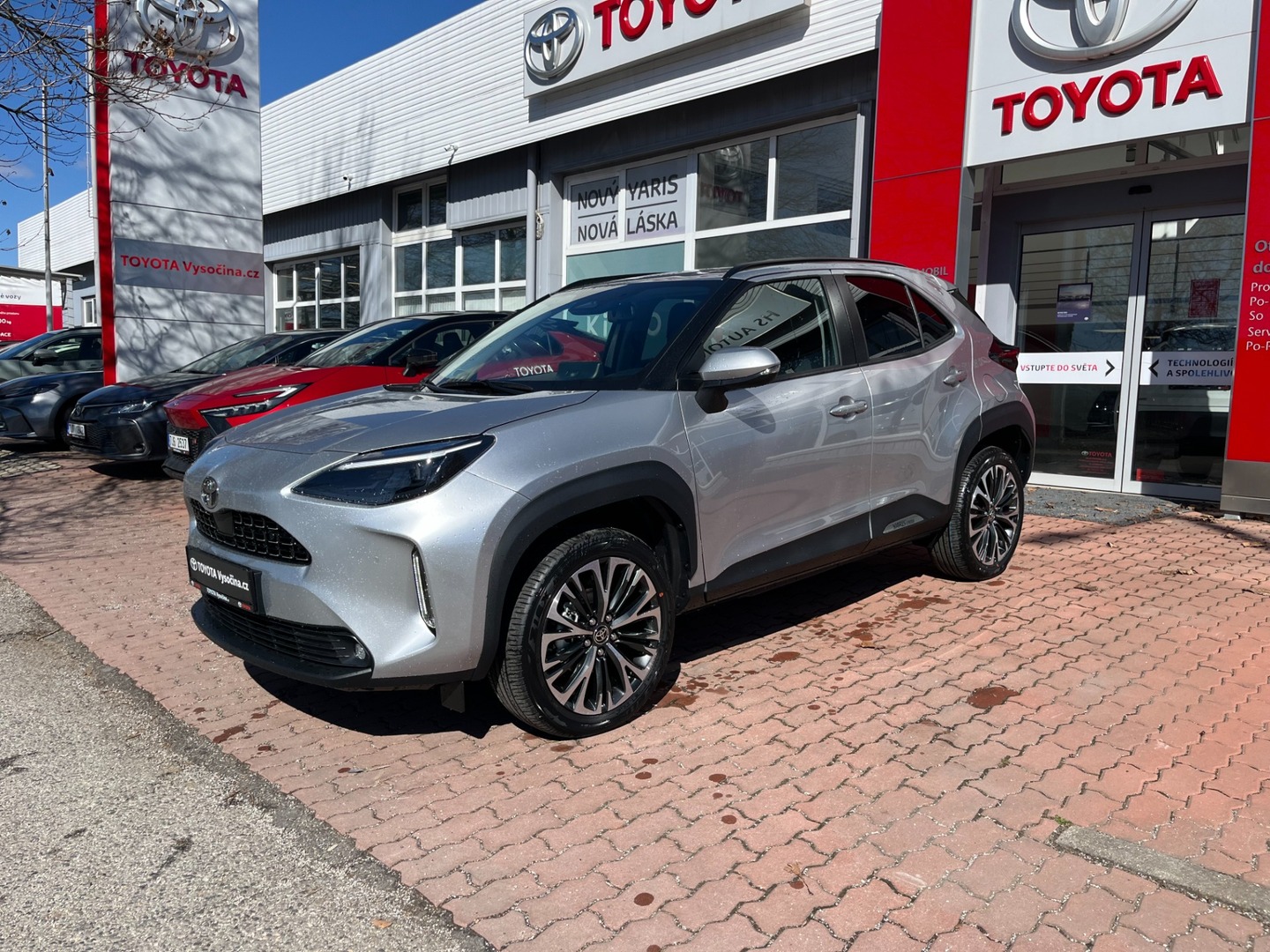 Nabídka vozu Toyota Yaris Cross 1.5 Hybrid 2025 749 000 Kč s DPH T ...